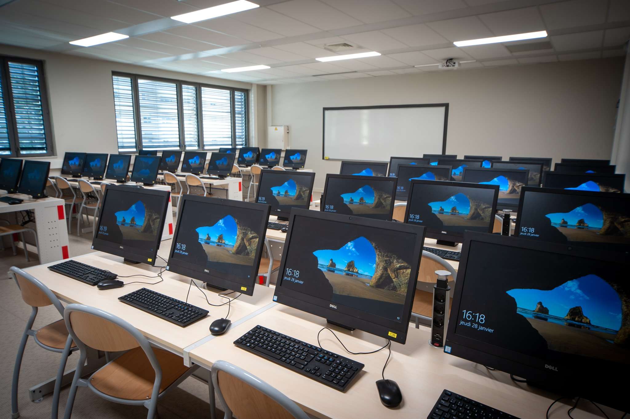 Salle informatique disponible - Faculté des sciences